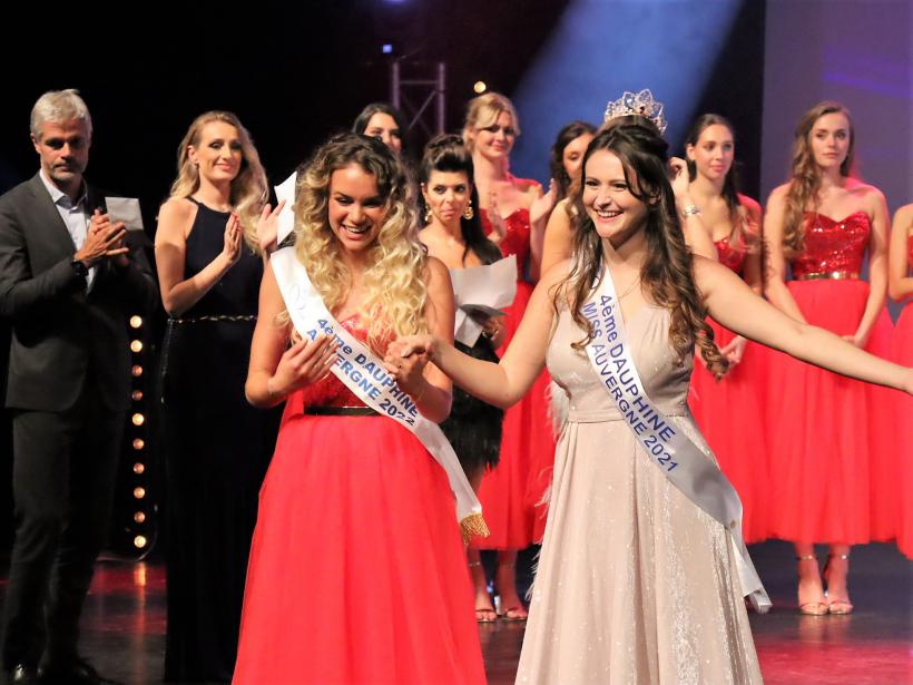 La vichyssoise Alissia Ladeveze remporte la couronne de Miss Auvergne 2022
