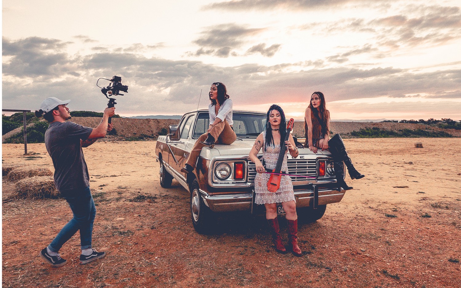 Donovan Thomas a co-réalisé le dernier clip du groupe LEJ