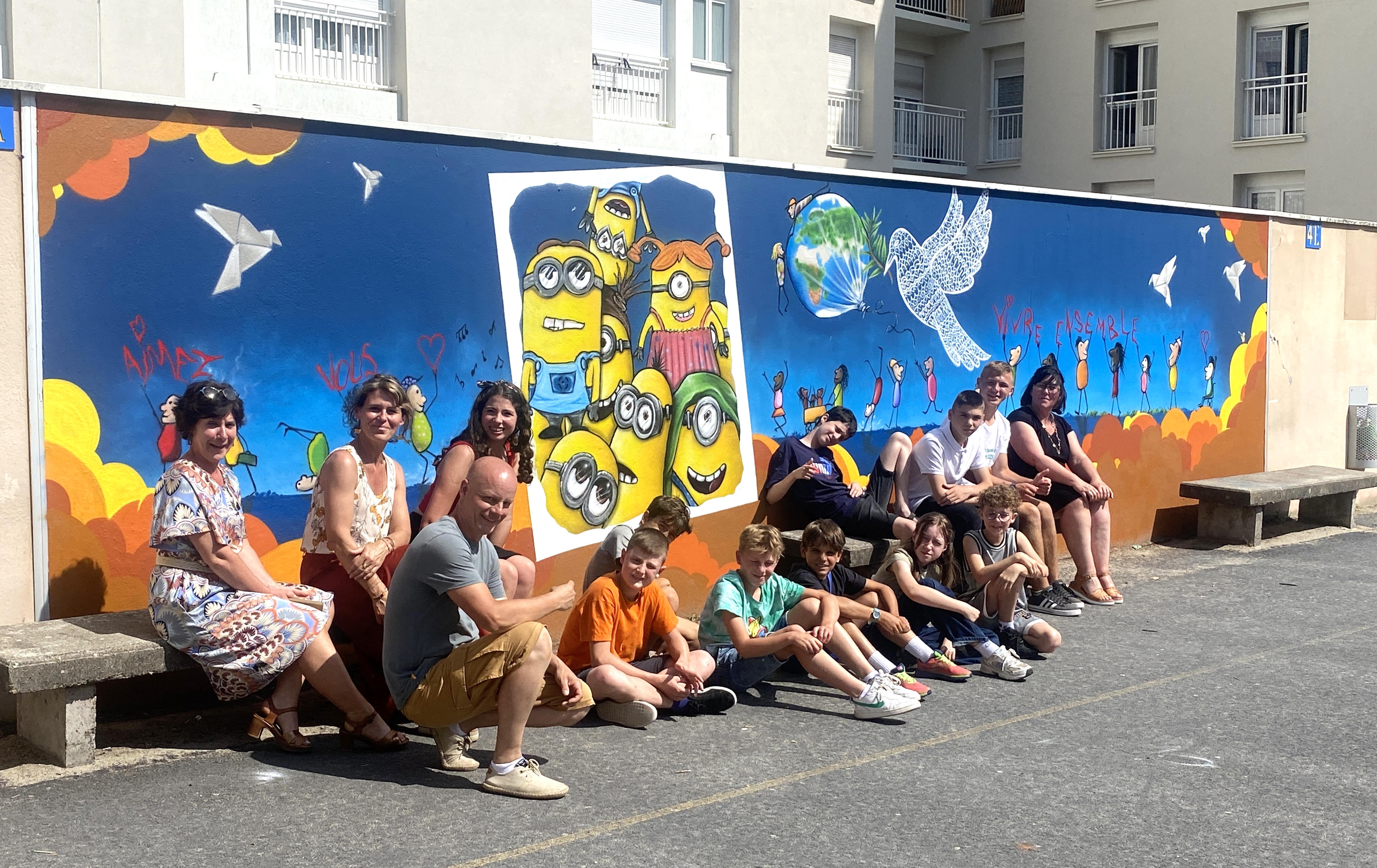 Quand le plus grand des symboles s'inscrit dans la pierre du collège ...